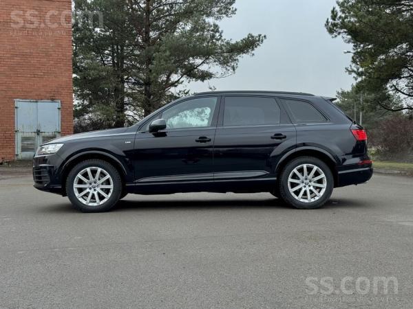 Black Audi Q7 2015 in Cesis, with an engine capacity of 3.00 L and mileage of 183 thousand km for 27500 €, photo 5 on AUTOMOTO.COM.LV