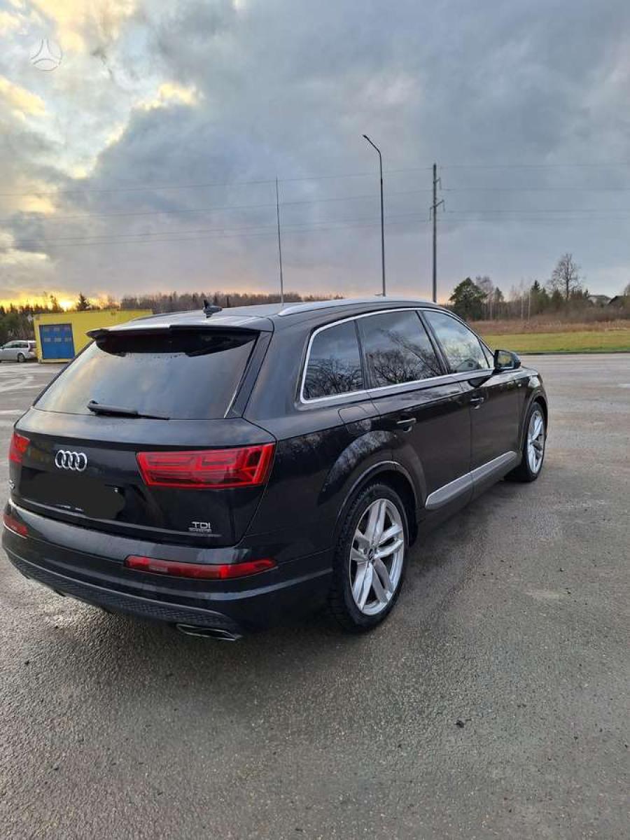 Black Audi Q7 2015 in Pakruojis, with an engine capacity of 2.97 L and mileage of 193 thousand km for 29500 €, photo 4 on AUTOMOTO.COM.LV