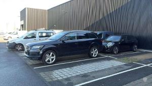 Black Audi Q7 2015 in Vilnius, with an engine capacity of 2.97 L and mileage of 250 thousand km for 12900 €, photo 3 on AUTOMOTO.COM.LV