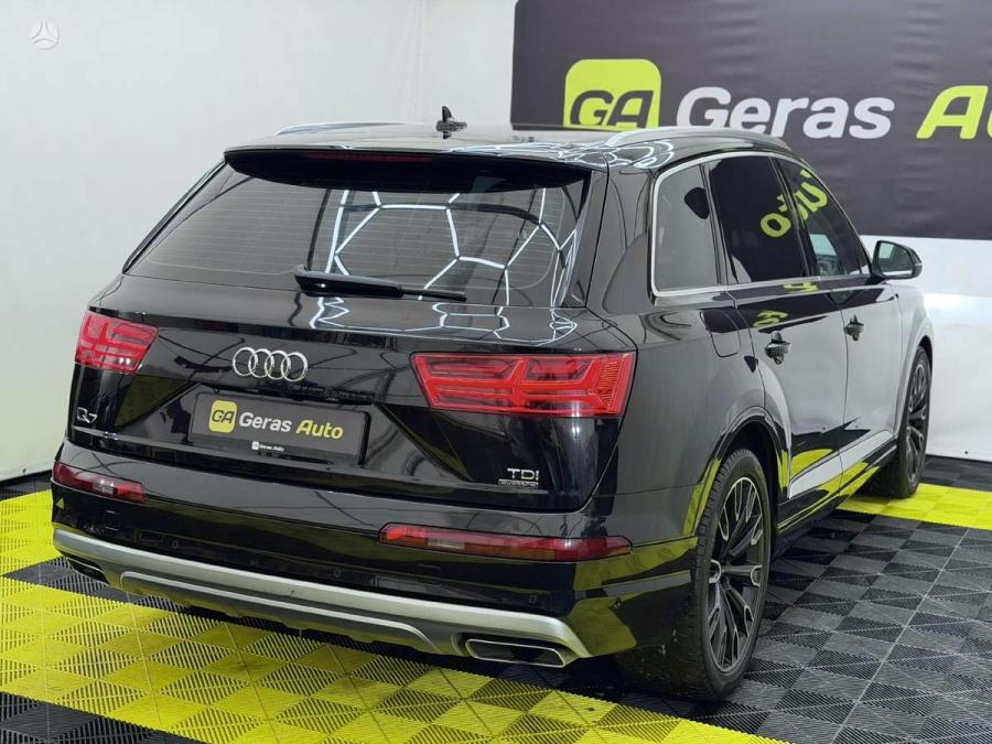 Black Audi Q7 2015 in Vilnius, with an engine capacity of 2.97 L and mileage of 251 thousand km for 19900 €, photo 4 on AUTOMOTO.COM.LV