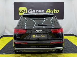 Black Audi Q7 2015 in Vilnius, with an engine capacity of 2.97 L and mileage of 251 thousand km for 19900 €, photo 5 on AUTOMOTO.COM.LV