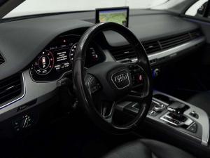 Black Audi Q7 2015 in Vilnius, with an engine capacity of 2.97 L and mileage of 251 thousand km for 19900 €, photo 9 on AUTOMOTO.COM.LV
