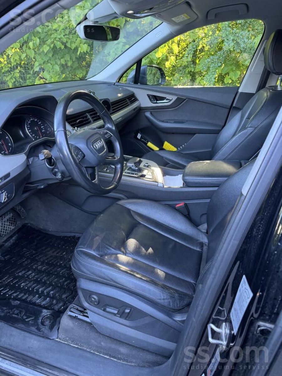 Black Audi Q7 2015 in Riga, with an engine capacity of 3.00 L and mileage of 191 thousand km for 17999 €, photo 5 on AUTOMOTO.COM.LV