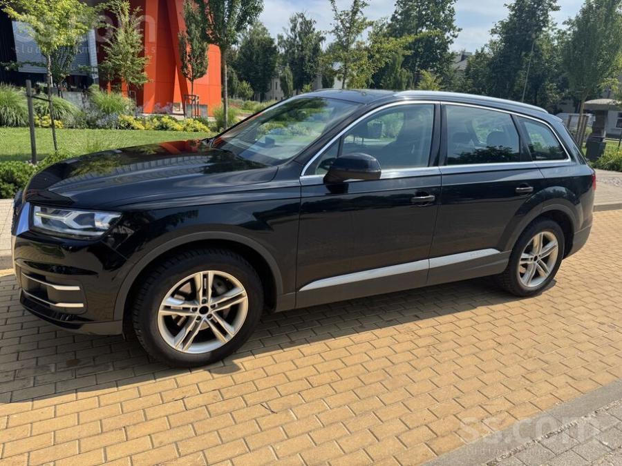 Black Audi Q7 2015 in Riga, with an engine capacity of 3.00 L and mileage of 192 thousand km for 17499 €, photo 5 on AUTOMOTO.COM.LV