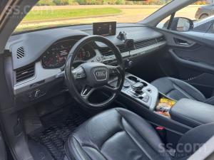 Black Audi Q7 2015 in Riga, with an engine capacity of 3.00 L and mileage of 192 thousand km for 17499 €, photo 7 on AUTOMOTO.COM.LV