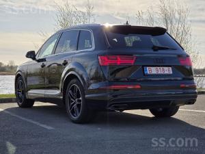 Black Audi Q7 2015 in Riga, with an engine capacity of 2.00 L and mileage of 244 thousand km for 21990 €, photo  on AUTOMOTO.COM.LV