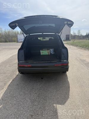 Melns Audi Q7 2015 Daugavpils, ar dzinēja tilpumu 3.00 L un nobraukumu 252 tūkst. km par 21600 €, foto 10 vietnē AUTOMOTO.COM.LV