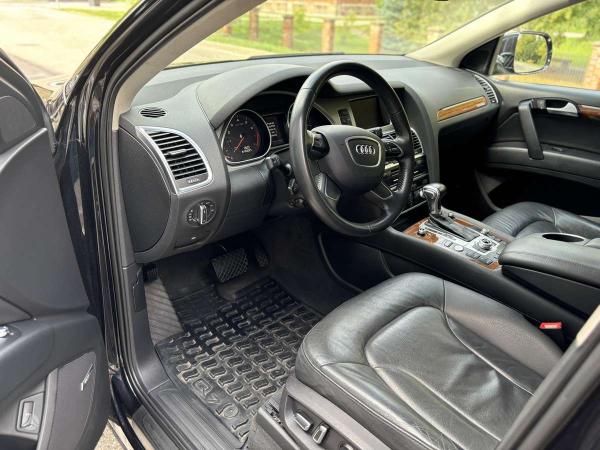 Black Audi Q7 2015 in Marijampole, with an engine capacity of 3.00 L and mileage of 117 thousand km for 15000 €, photo 10 on AUTOMOTO.COM.LV