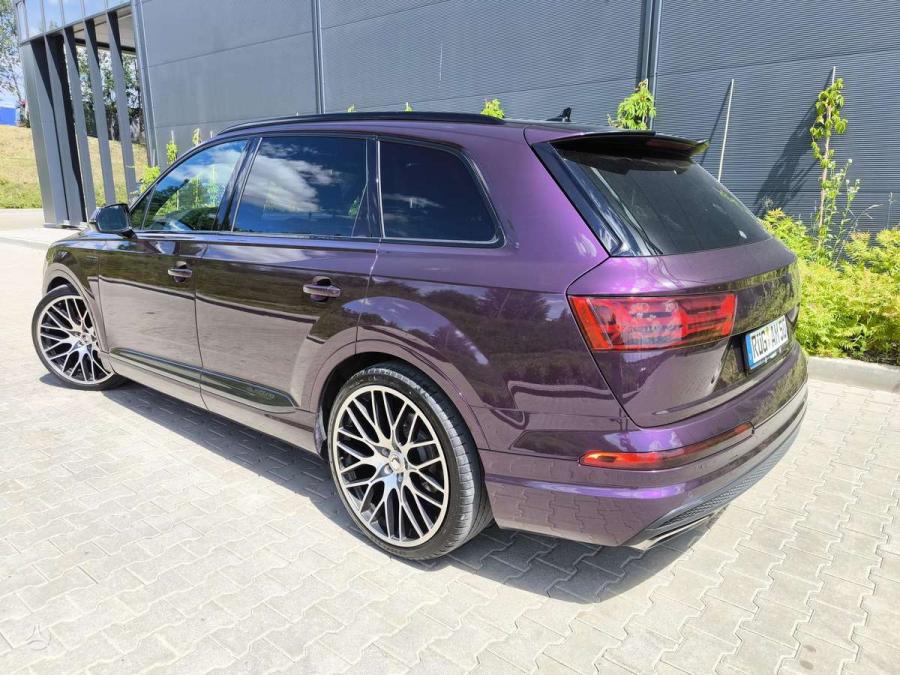 Black Audi Q7 2015 in Vilnius, with an engine capacity of 2.97 L and mileage of 212 thousand km for 22800 €, photo 7 on AUTOMOTO.COM.LV