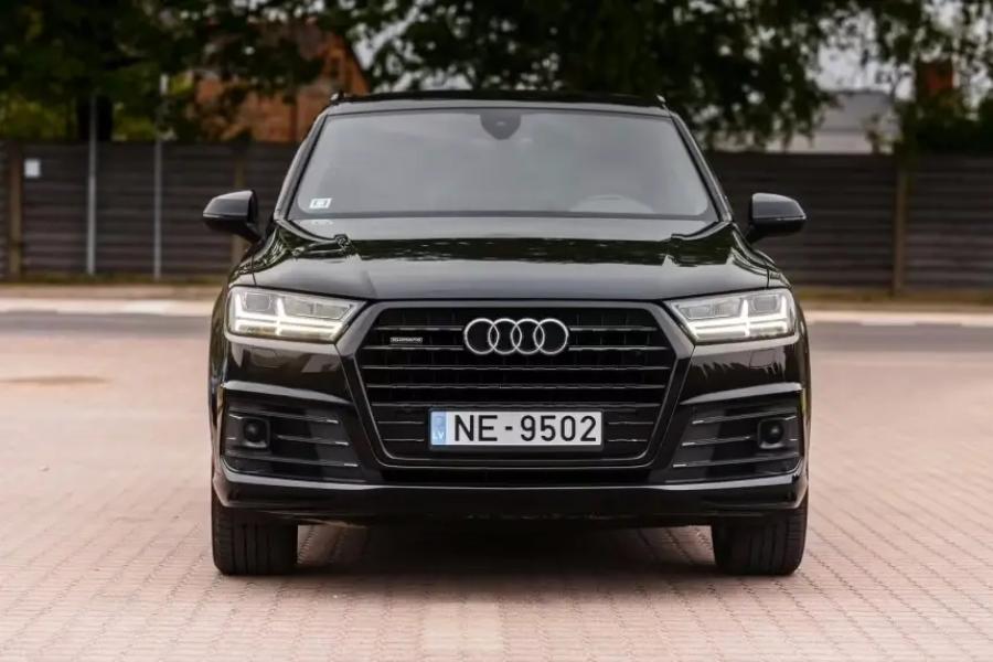 Black Audi Q7 2015 in Jelgava, with an engine capacity of 3.00 L and mileage of 169 thousand km for 29990 €, photo 3 on AUTOMOTO.COM.LV