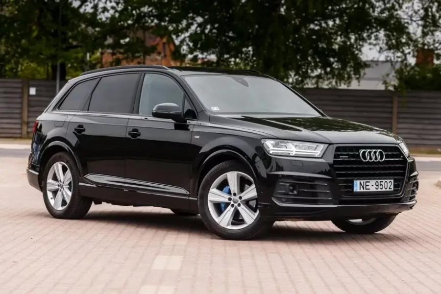 Black Audi Q7 2015 in Jelgava, with an engine capacity of 3.00 L and mileage of 169 thousand km for 29990 €, photo 4 on AUTOMOTO.COM.LV
