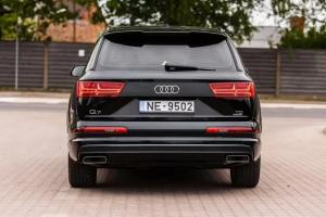 Black Audi Q7 2015 in Jelgava, with an engine capacity of 3.00 L and mileage of 169 thousand km for 29990 €, photo 6 on AUTOMOTO.COM.LV