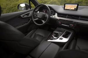 Black Audi Q7 2015 in Jelgava, with an engine capacity of 3.00 L and mileage of 169 thousand km for 29990 €, photo 8 on AUTOMOTO.COM.LV