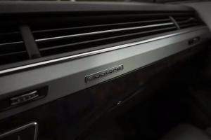 Black Audi Q7 2015 in Jelgava, with an engine capacity of 3.00 L and mileage of 169 thousand km for 29990 €, photo 18 on AUTOMOTO.COM.LV