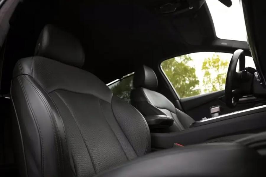 Black Audi Q7 2015 in Jelgava, with an engine capacity of 3.00 L and mileage of 169 thousand km for 29990 €, photo 21 on AUTOMOTO.COM.LV