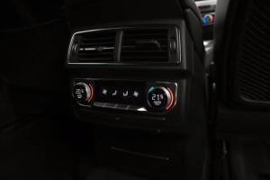 Black Audi Q7 2015 in Jelgava, with an engine capacity of 3.00 L and mileage of 169 thousand km for 29990 €, photo 24 on AUTOMOTO.COM.LV