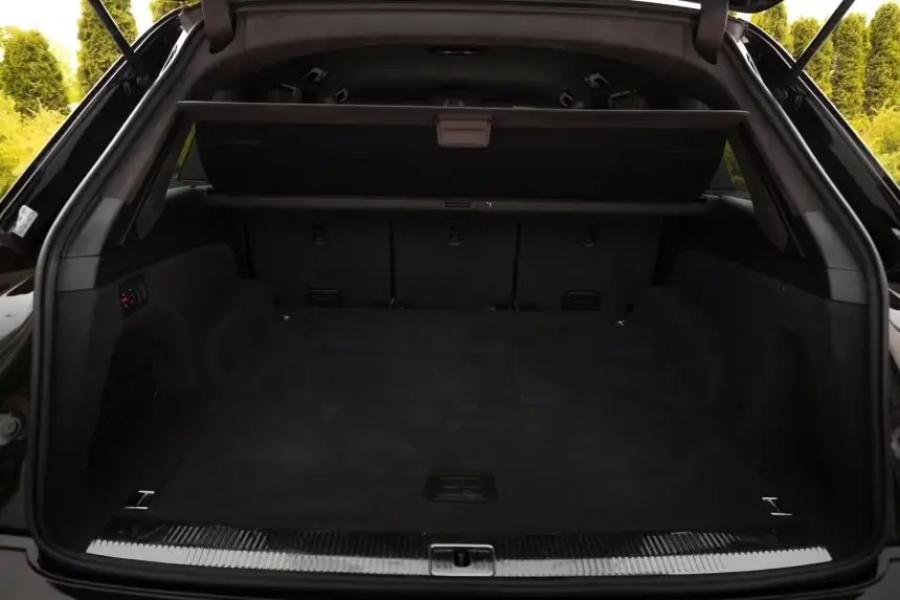 Black Audi Q7 2015 in Jelgava, with an engine capacity of 3.00 L and mileage of 169 thousand km for 29990 €, photo 25 on AUTOMOTO.COM.LV