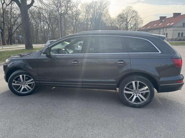 Black Audi Q7 2015 in Kaunas, with an engine capacity of 2.97 L and mileage of 278 thousand km for 8500 €, photo 8 on AUTOMOTO.COM.LV