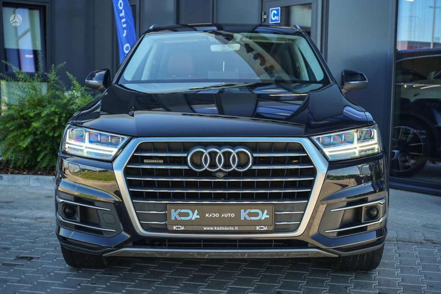 Black Audi Q7 2015 in Kaunas, with an engine capacity of 2.97 L and mileage of 239 thousand km for 22950 €, photo 5 on AUTOMOTO.COM.LV