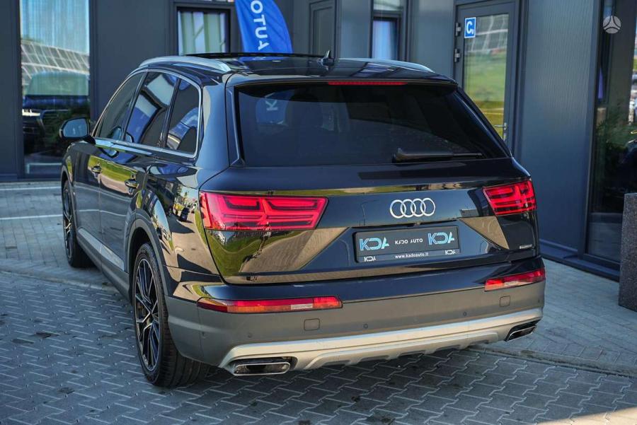 Black Audi Q7 2015 in Kaunas, with an engine capacity of 2.97 L and mileage of 239 thousand km for 22950 €, photo 12 on AUTOMOTO.COM.LV