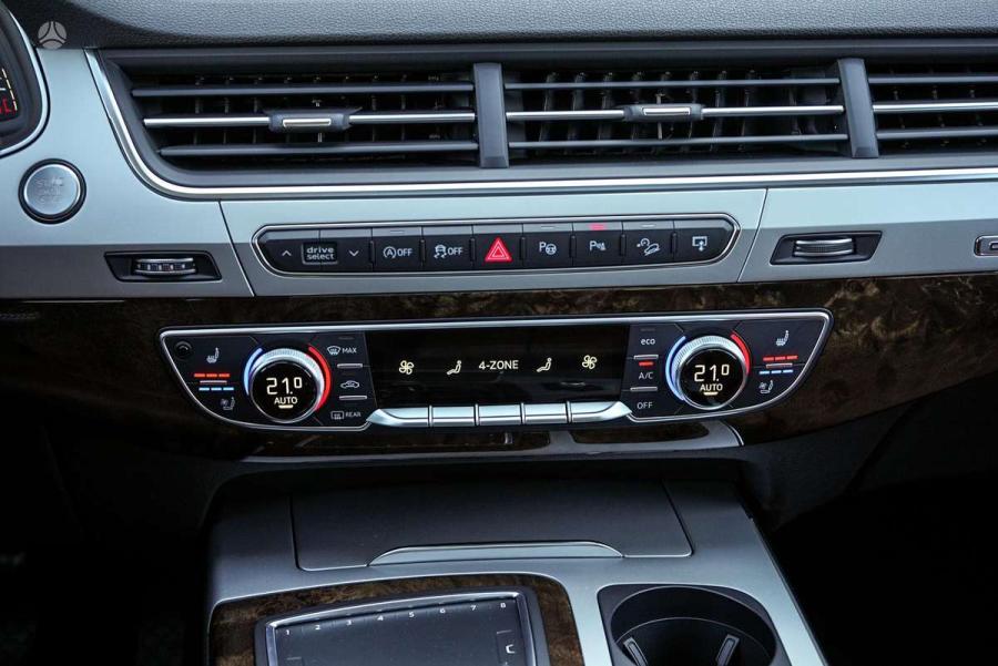 Black Audi Q7 2015 in Kaunas, with an engine capacity of 2.97 L and mileage of 239 thousand km for 22950 €, photo 23 on AUTOMOTO.COM.LV