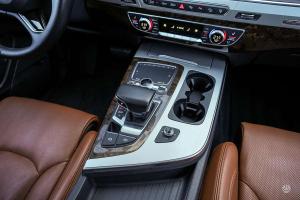 Black Audi Q7 2015 in Kaunas, with an engine capacity of 2.97 L and mileage of 239 thousand km for 22950 €, photo 24 on AUTOMOTO.COM.LV