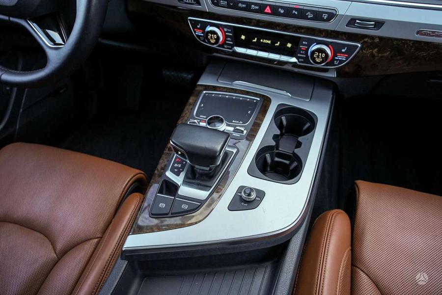 Black Audi Q7 2015 in Kaunas, with an engine capacity of 2.97 L and mileage of 239 thousand km for 22950 €, photo 24 on AUTOMOTO.COM.LV