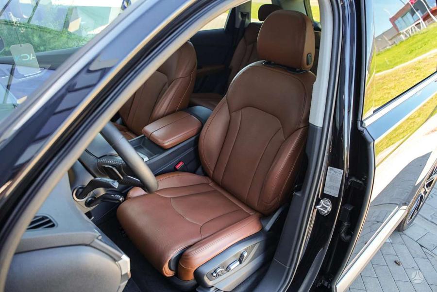 Black Audi Q7 2015 in Kaunas, with an engine capacity of 2.97 L and mileage of 239 thousand km for 22950 €, photo 29 on AUTOMOTO.COM.LV