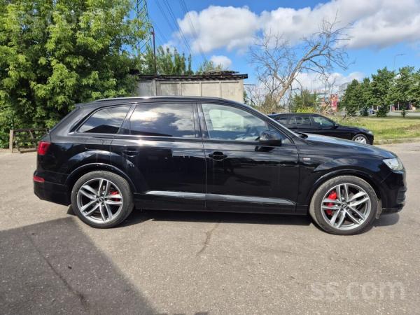 Black Audi Q7 2015 in Riga, with an engine capacity of 3.00 L and mileage of 157 thousand km for 17990 €, photo 5 on AUTOMOTO.COM.LV