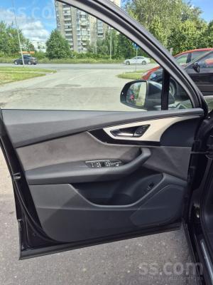 Black Audi Q7 2015 in Riga, with an engine capacity of 3.00 L and mileage of 157 thousand km for 17990 €, photo 14 on AUTOMOTO.COM.LV
