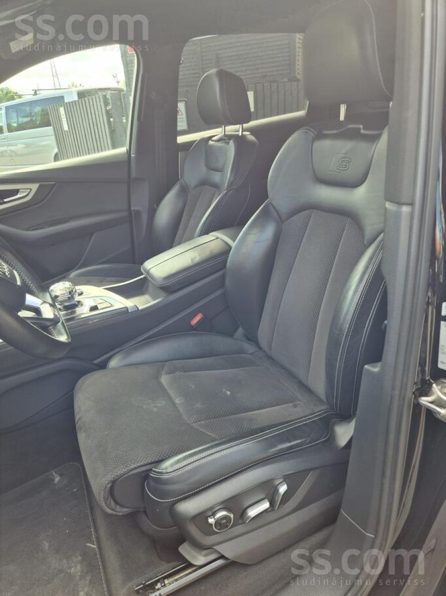 Black Audi Q7 2015 in Riga, with an engine capacity of 3.00 L and mileage of 157 thousand km for 17990 €, photo 16 on AUTOMOTO.COM.LV