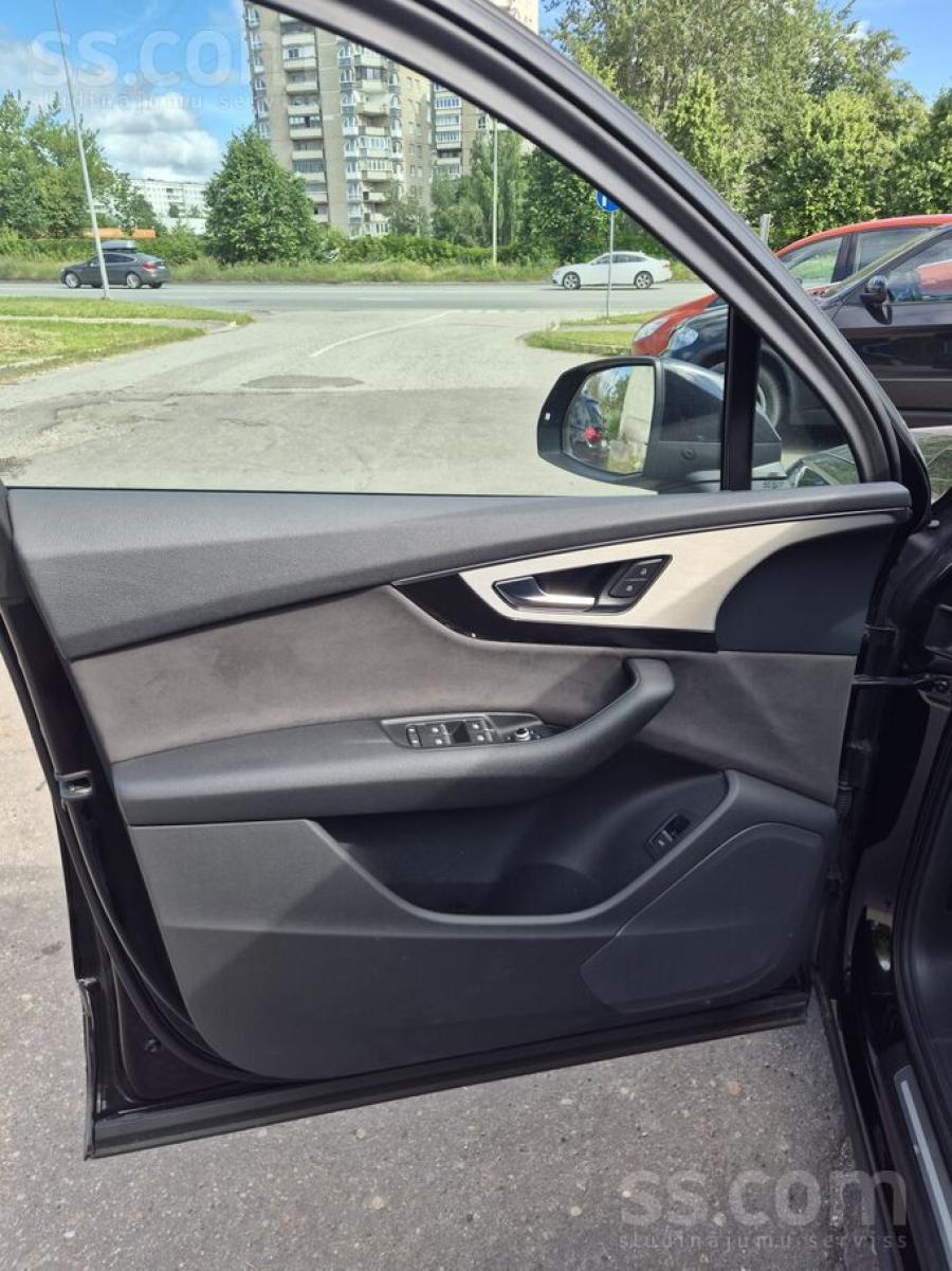 Black Audi Q7 2015 in Riga, with an engine capacity of 3.00 L and mileage of 157 thousand km for 17990 €, photo 13 on AUTOMOTO.COM.LV