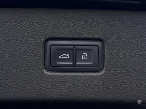 Black Audi Q7 2015 in Vilnius, with an engine capacity of 2.97 L and mileage of 190 thousand km for 24999 €, photo 9 on AUTOMOTO.COM.LV