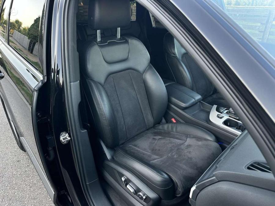 Black Audi Q7 2015 in Vilnius, with an engine capacity of 2.97 L and mileage of 190 thousand km for 24999 €, photo 18 on AUTOMOTO.COM.LV