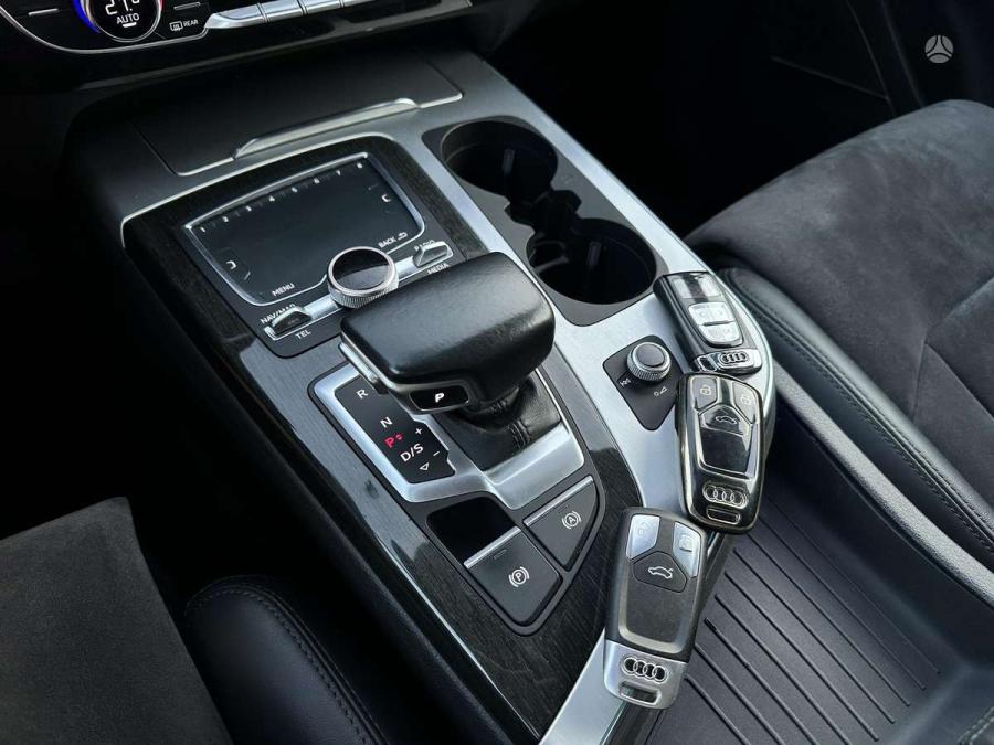 Black Audi Q7 2015 in Vilnius, with an engine capacity of 2.97 L and mileage of 190 thousand km for 24999 €, photo 54 on AUTOMOTO.COM.LV