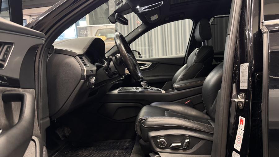 Melns Audi Q7 2015 Rīga, ar dzinēja tilpumu 3.00 L un nobraukumu 320 tūkst. km par 18990 €, foto 7 vietnē AUTOMOTO.COM.LV