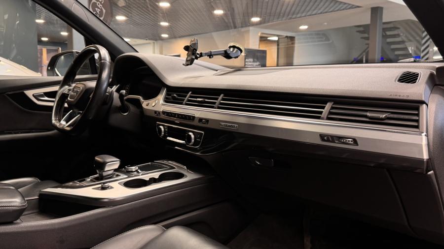 Melns Audi Q7 2015 Rīga, ar dzinēja tilpumu 3.00 L un nobraukumu 320 tūkst. km par 18990 €, foto 12 vietnē AUTOMOTO.COM.LV