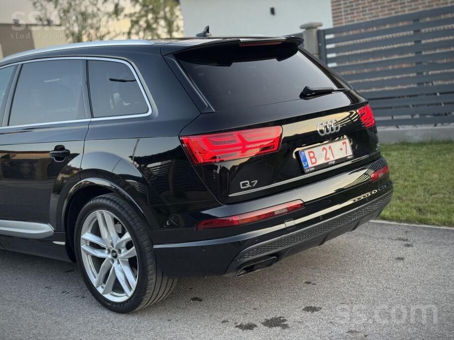 Black Audi Q7 2015 in Jelgava, with an engine capacity of 3.00 L and mileage of 219 thousand km for 21500 €, photo 5 on AUTOMOTO.COM.LV