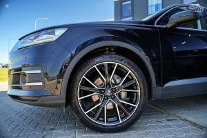 Black Audi Q7 2015 in Kaunas, with an engine capacity of 3.00 L and mileage of 239 thousand km for 22950 €, photo 7 on AUTOMOTO.COM.LV
