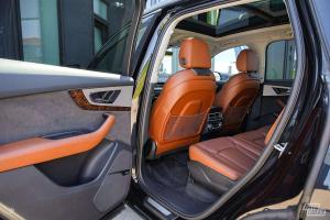 Black Audi Q7 2015 in Kaunas, with an engine capacity of 3.00 L and mileage of 239 thousand km for 22950 €, photo 35 on AUTOMOTO.COM.LV