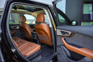 Black Audi Q7 2015 in Kaunas, with an engine capacity of 3.00 L and mileage of 239 thousand km for 22950 €, photo 38 on AUTOMOTO.COM.LV
