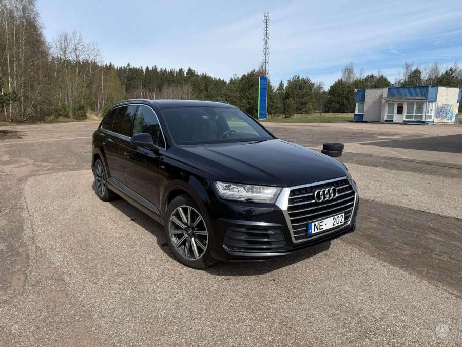 Black Audi Q7 2015 in Daugavpils, with an engine capacity of 2.97 L and mileage of 260 thousand km for 20700 €, photo 1 on AUTOMOTO.COM.LV
