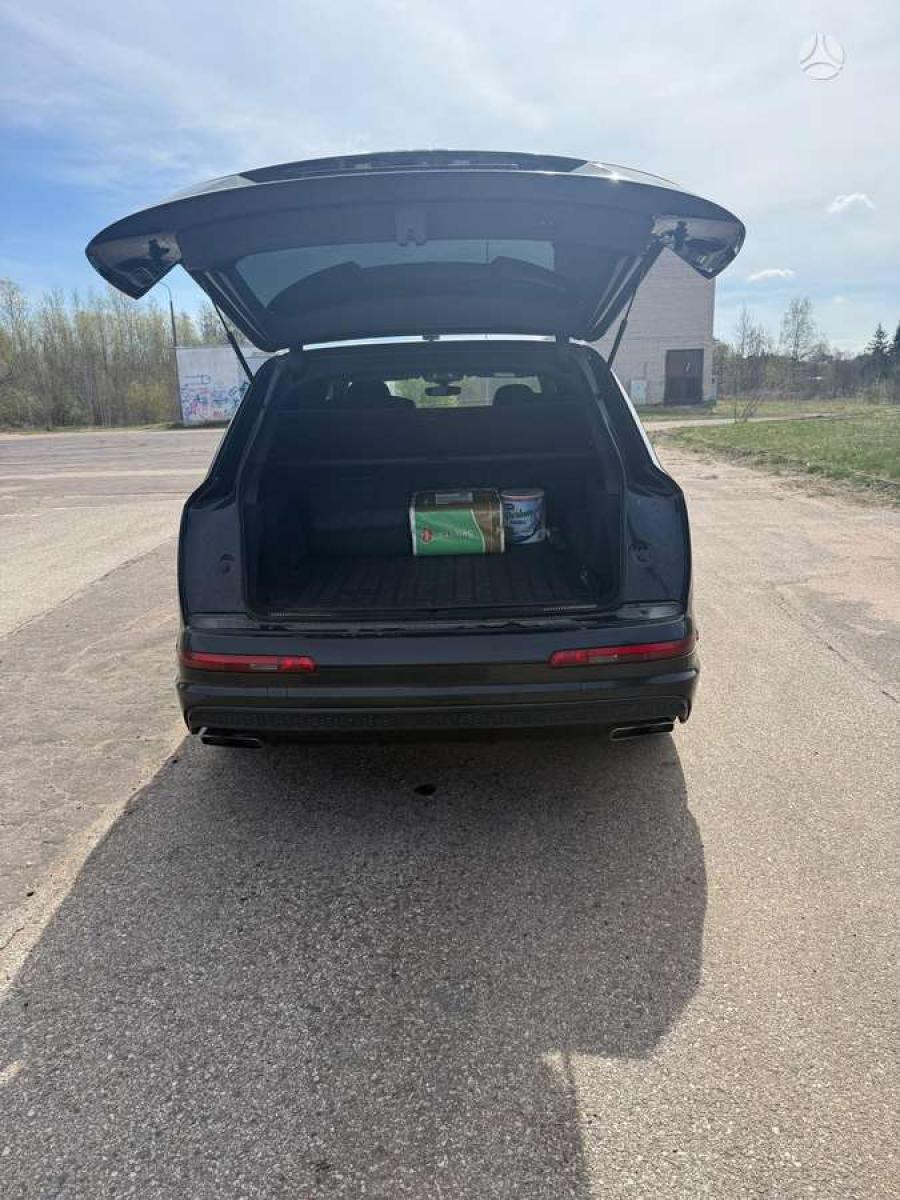 Black Audi Q7 2015 in Daugavpils, with an engine capacity of 2.97 L and mileage of 260 thousand km for 20700 €, photo 8 on AUTOMOTO.COM.LV