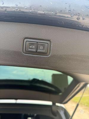 Black Audi Q7 2015 in Daugavpils, with an engine capacity of 2.97 L and mileage of 260 thousand km for 20700 €, photo 15 on AUTOMOTO.COM.LV