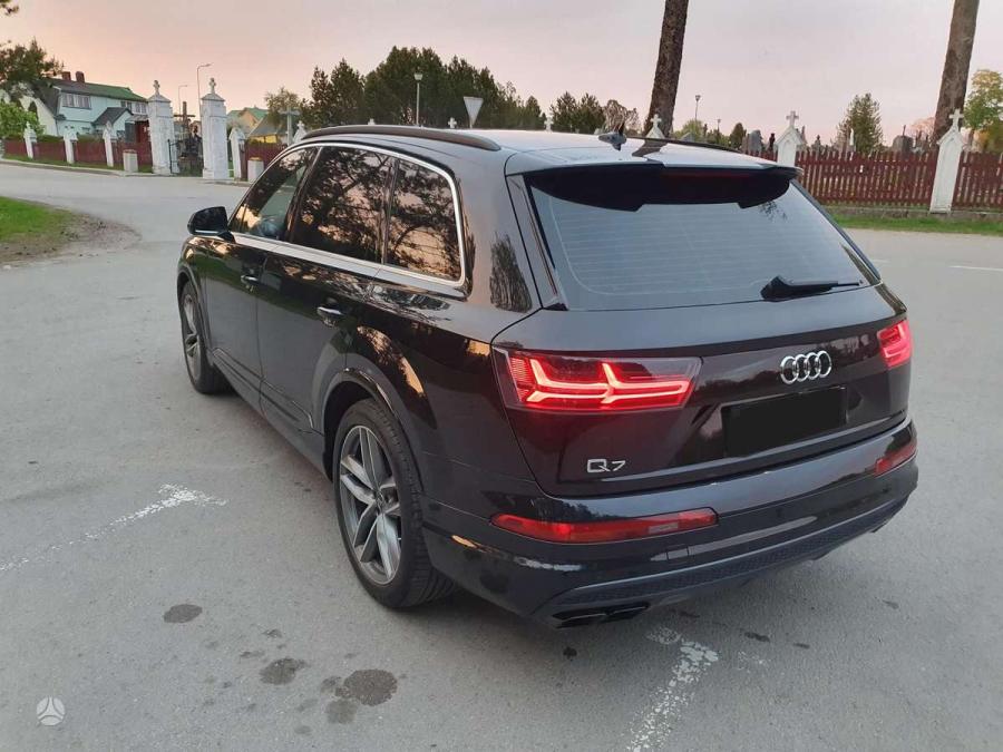 Black Audi Q7 2015 in Silale, with an engine capacity of 2.97 L and mileage of 143 thousand km for 23000 €, photo 4 on AUTOMOTO.COM.LV
