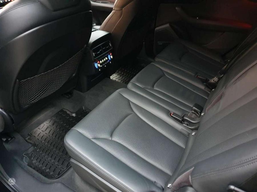 Black Audi Q7 2015 in Silale, with an engine capacity of 2.97 L and mileage of 143 thousand km for 23000 €, photo 17 on AUTOMOTO.COM.LV
