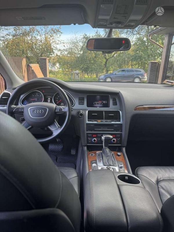 Audi Q7 2015 Viļņa vietnē Melns Audi Q7 2015 Viļņa, ar dzinēja tilpumu 2.97 L un nobraukumu 234 tūkst. km par 15700 €, foto 8 vietnē AUTOMOTO.COM.LV