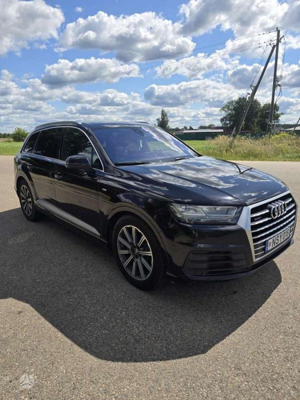 Audi Q7 2015 in Vilnius on AUTOMOTO.COM.LV Black Audi Q7 2015 in Vilnius, with an engine capacity of 0.00 L and mileage of 346 thousand km for 16000 €, photo 3 on AUTOMOTO.COM.LV
