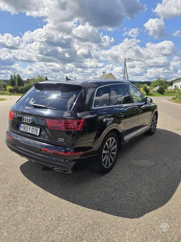 Audi Q7 2015 in Vilnius on AUTOMOTO.COM.LV Black Audi Q7 2015 in Vilnius, with an engine capacity of 0.00 L and mileage of 346 thousand km for 16000 €, photo 4 on AUTOMOTO.COM.LV