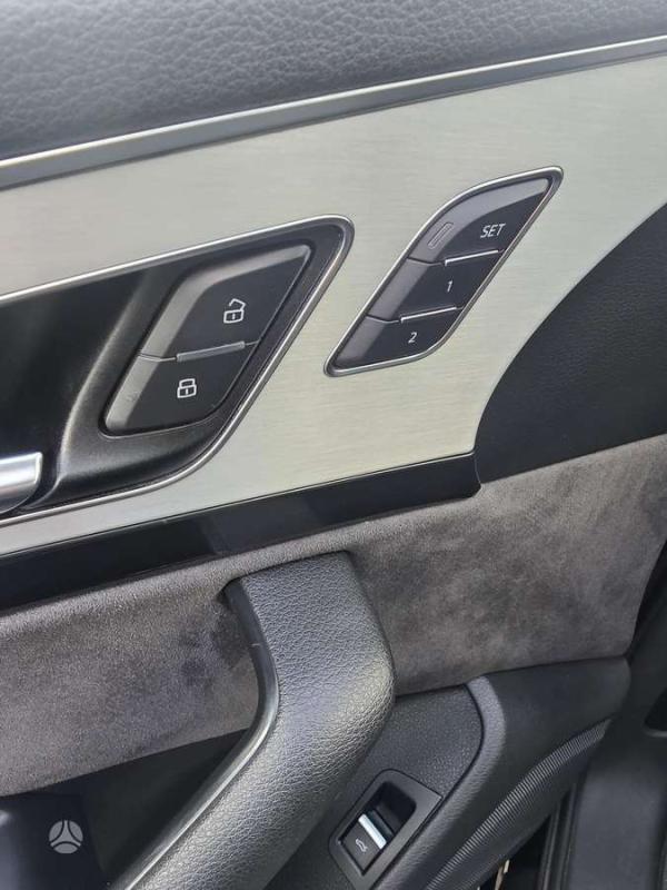 Audi Q7 2015 in Vilnius on AUTOMOTO.COM.LV Black Audi Q7 2015 in Vilnius, with an engine capacity of 0.00 L and mileage of 346 thousand km for 16000 €, photo 7 on AUTOMOTO.COM.LV